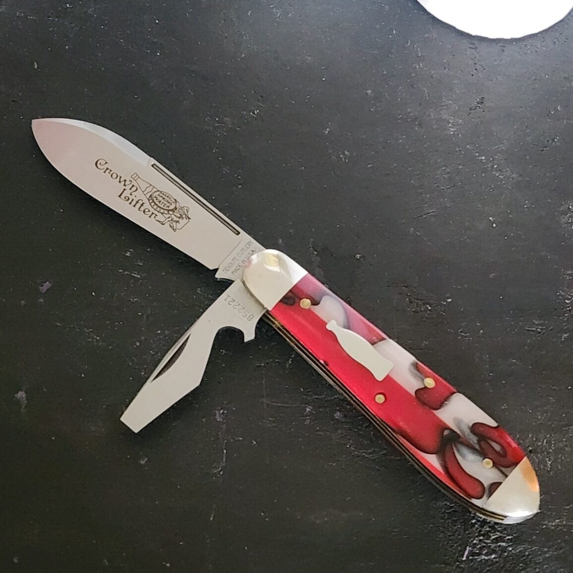 Great Eastern Cutlery #852221 Dead Skunk Acrylic For Sale - TSA Knives